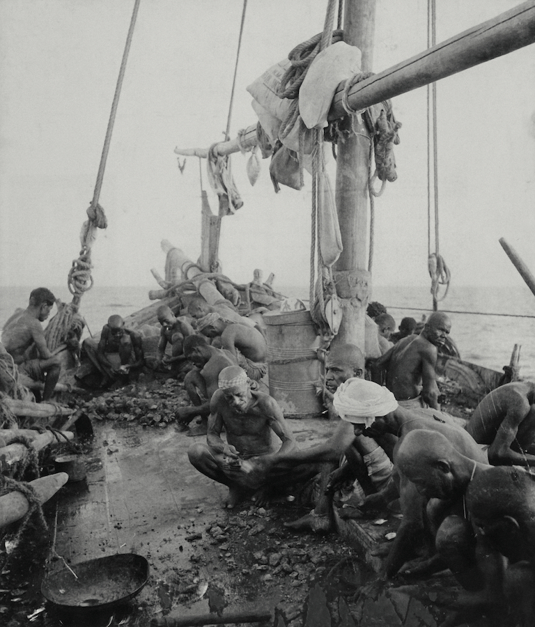 Pearl Hunting as an Ancestral Craft